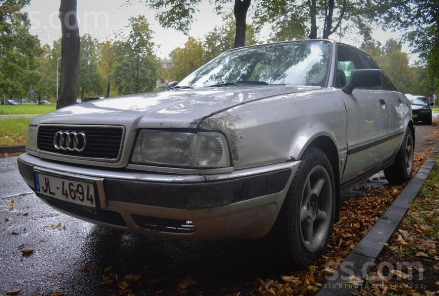 Pelēks Audi 80 1992 Rīga, ar dzinēja tilpumu 2.00 L un nobraukumu 300 tūkst. km par 600 €, foto 6 vietnē AUTOMOTO.COM.LV