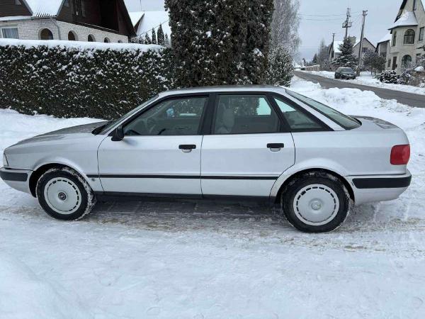 Pelēks Audi 80 1993 Utena, ar dzinēja tilpumu 1.98 L un nobraukumu 106 tūkst. km par 2200 €, foto 1 vietnē AUTOMOTO.COM.LV