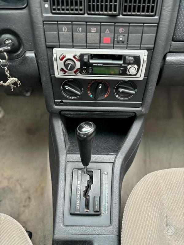 Pelēks Audi 80 1993 Utena, ar dzinēja tilpumu 1.98 L un nobraukumu 106 tūkst. km par 2200 €, foto 8 vietnē AUTOMOTO.COM.LV