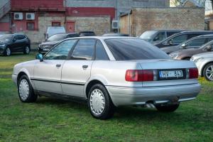 Pelēks Audi 80 1993 Liepāja, ar dzinēja tilpumu 1.90 L un nobraukumu 326 tūkst. km par 1000 €, foto 3 vietnē AUTOMOTO.COM.LV
