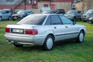 Pelēks Audi 80 1993 Liepāja, ar dzinēja tilpumu 1.90 L un nobraukumu 326 tūkst. km par 1000 €, foto 5 vietnē AUTOMOTO.COM.LV