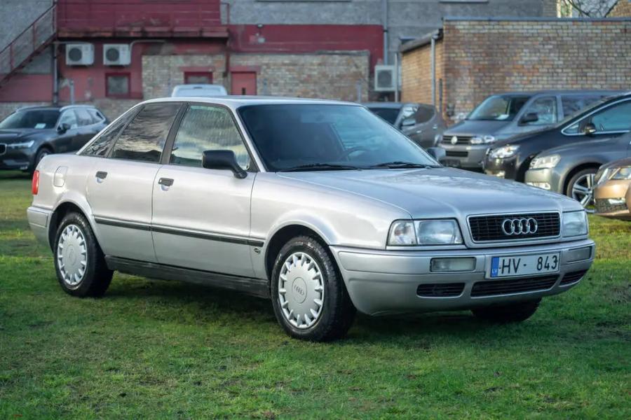 Pelēks Audi 80 1993 Liepāja, ar dzinēja tilpumu 1.90 L un nobraukumu 326 tūkst. km par 1000 €, foto 6 vietnē AUTOMOTO.COM.LV