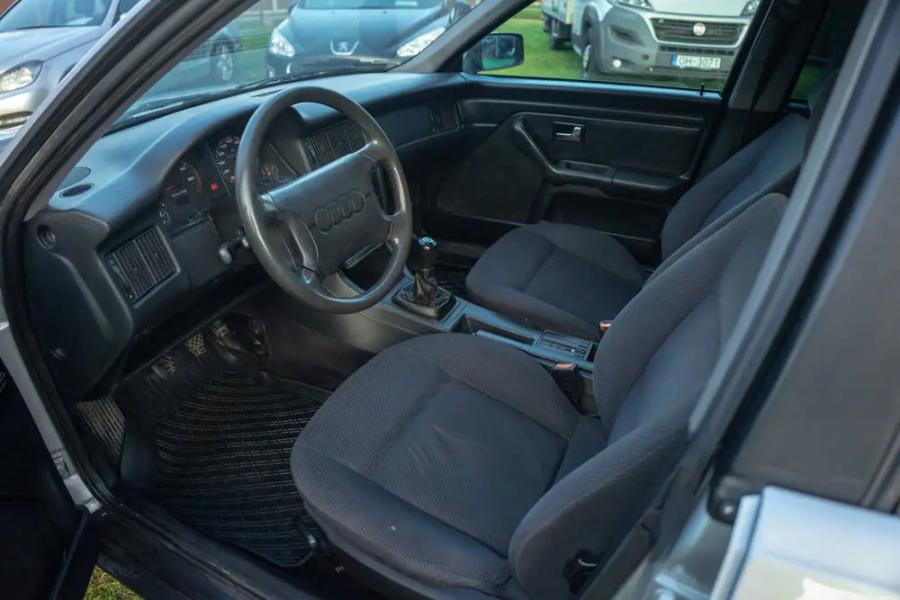 Pelēks Audi 80 1993 Liepāja, ar dzinēja tilpumu 1.90 L un nobraukumu 326 tūkst. km par 1000 €, foto 9 vietnē AUTOMOTO.COM.LV