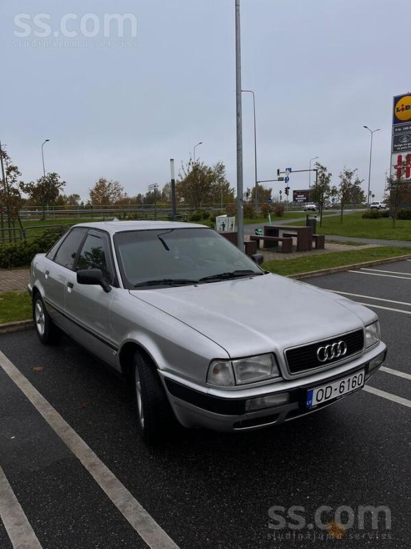 Grey Audi 80 1993 in Ogre, with an engine capacity of 2.00 L and mileage of 318 thousand km for 1600 €, photo 1 on AUTOMOTO.COM.LV