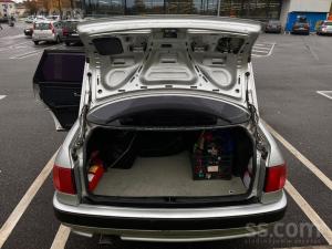 Grey Audi 80 1993 in Ogre, with an engine capacity of 2.00 L and mileage of 318 thousand km for 1600 €, photo 4 on AUTOMOTO.COM.LV