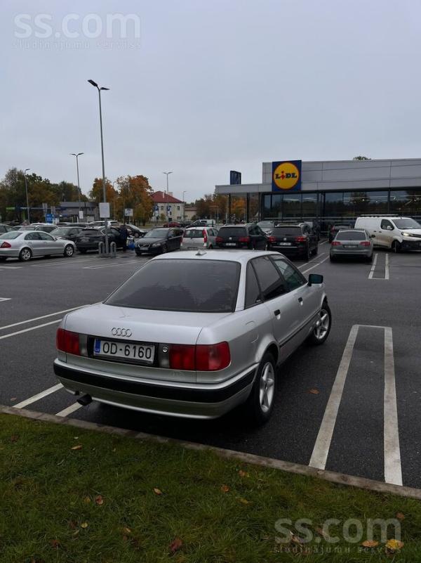 Grey Audi 80 1993 in Ogre, with an engine capacity of 2.00 L and mileage of 318 thousand km for 1600 €, photo 11 on AUTOMOTO.COM.LV