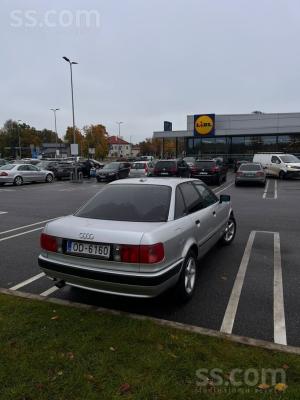 Grey Audi 80 1993 in Ogre, with an engine capacity of 2.00 L and mileage of 318 thousand km for 1600 €, photo 11 on AUTOMOTO.COM.LV