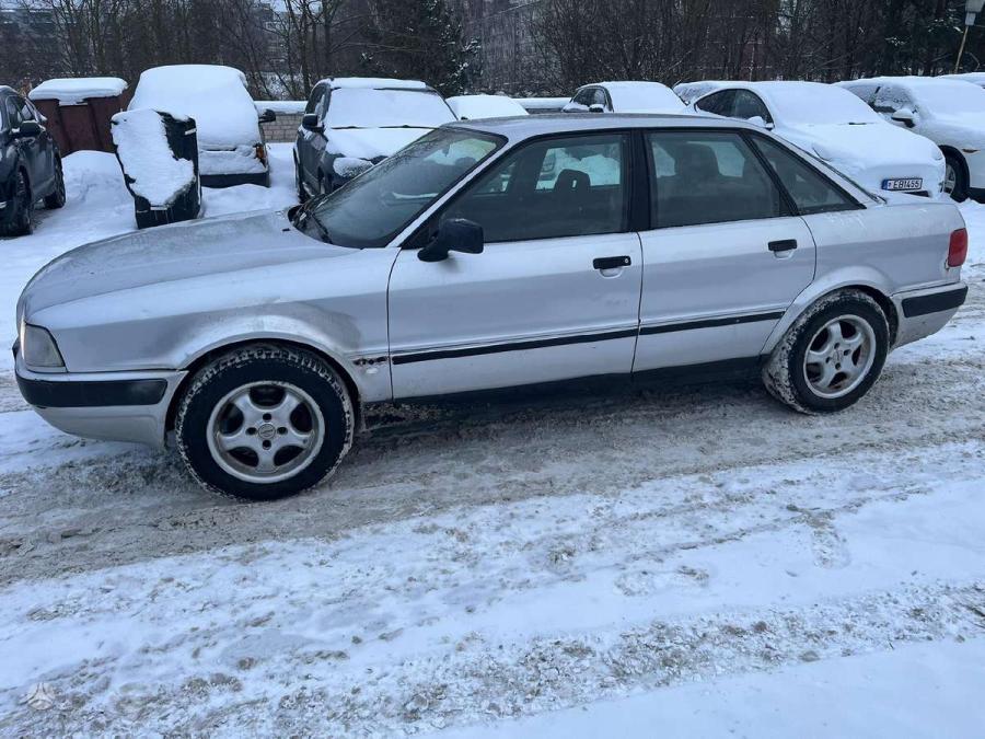 Pelēks Audi 80 1994 Viļņa, ar dzinēja tilpumu 1.90 L un nobraukumu 299 tūkst. km par 850 €, foto 2 vietnē AUTOMOTO.COM.LV