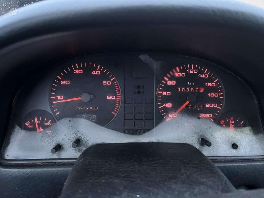 Pelēks Audi 80 1994 Viļņa, ar dzinēja tilpumu 1.90 L un nobraukumu 299 tūkst. km par 850 €, foto 10 vietnē AUTOMOTO.COM.LV