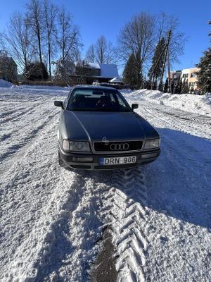 Grey Audi 80 1994 in Kaunas, with an engine capacity of 2.00 L and mileage of 280 thousand km for 1550 €, photo  on AUTOMOTO.COM.LV