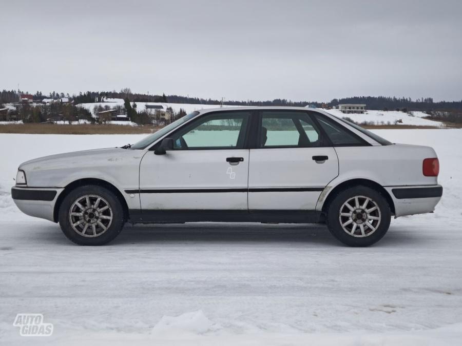 Grey Audi 80 1994 in Elektrenai, with an engine capacity of 1.90 L and mileage of 350 thousand km for 399 €, photo 4 on AUTOMOTO.COM.LV