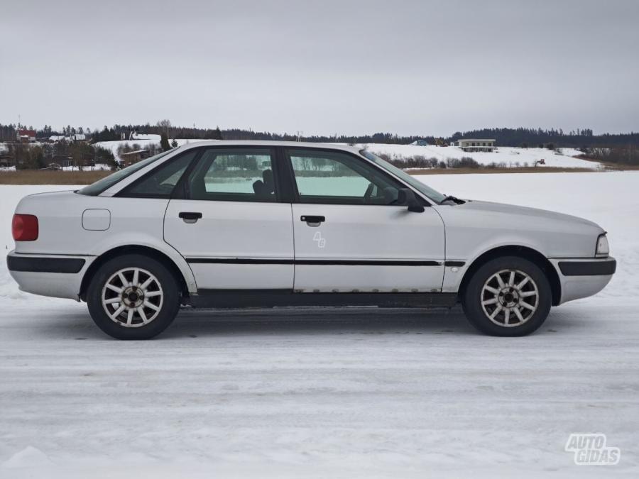 Grey Audi 80 1994 in Elektrenai, with an engine capacity of 1.90 L and mileage of 350 thousand km for 399 €, photo 5 on AUTOMOTO.COM.LV