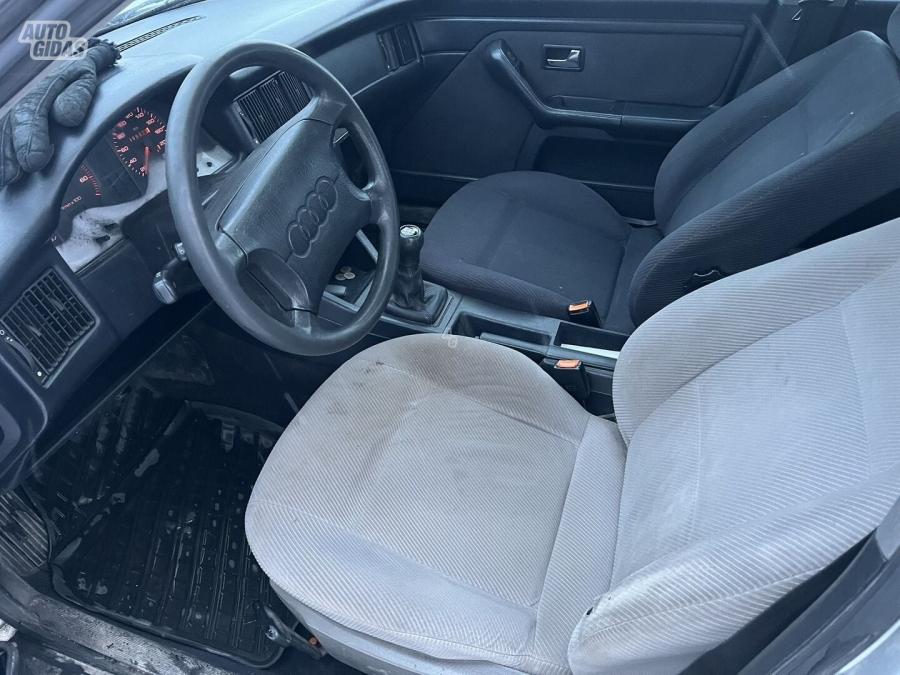 Grey Audi 80 1994 in Vilnius, with an engine capacity of 1.90 L and mileage of 299 thousand km for 1350 €, photo 8 on AUTOMOTO.COM.LV