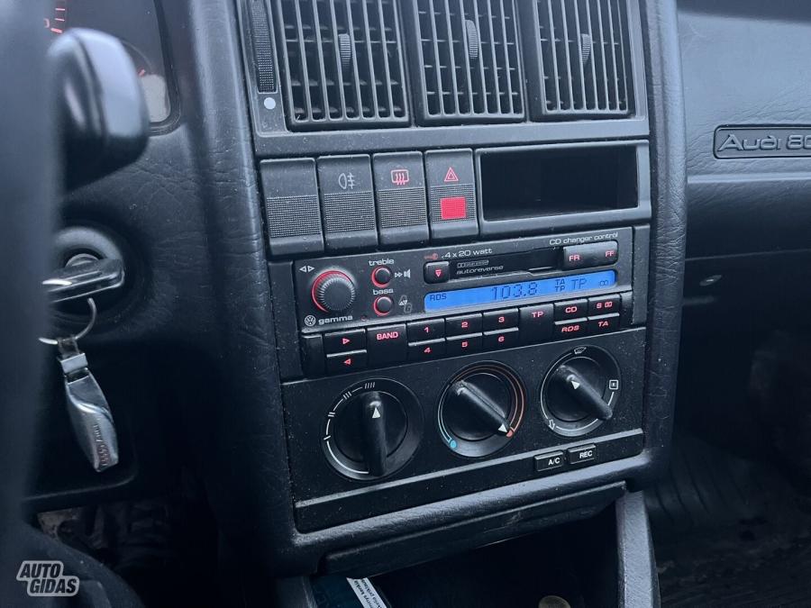 Grey Audi 80 1994 in Vilnius, with an engine capacity of 1.90 L and mileage of 299 thousand km for 1350 €, photo 10 on AUTOMOTO.COM.LV