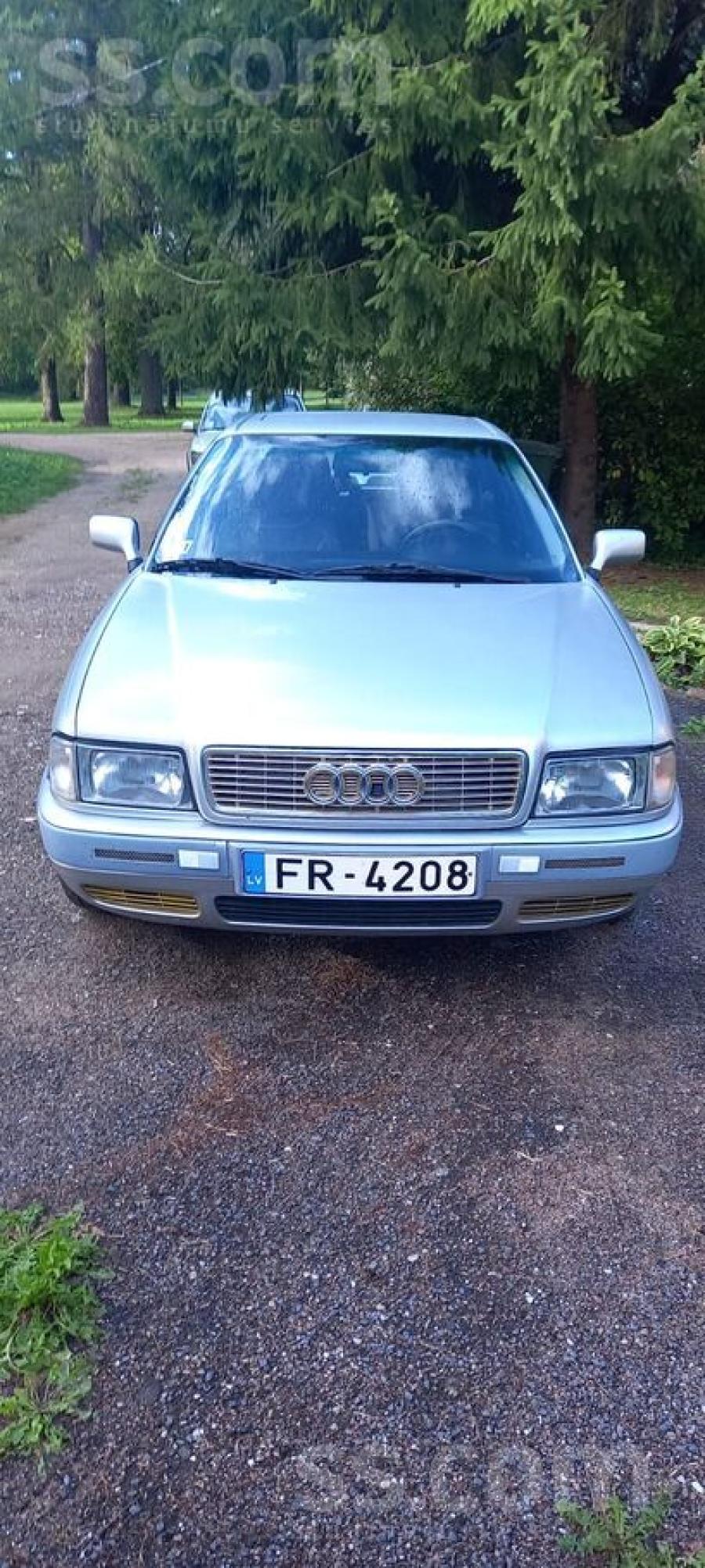 Pelēks Audi 80 1994 Jelgava, ar dzinēja tilpumu 2.00 L un nobraukumu 313 tūkst. km par 1000 €, foto 1 vietnē AUTOMOTO.COM.LV