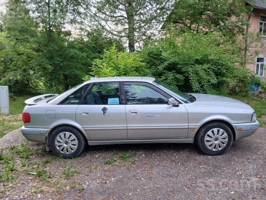 Pelēks Audi 80 1994 Jelgava, ar dzinēja tilpumu 2.00 L un nobraukumu 313 tūkst. km par 1000 €, foto 4 vietnē AUTOMOTO.COM.LV