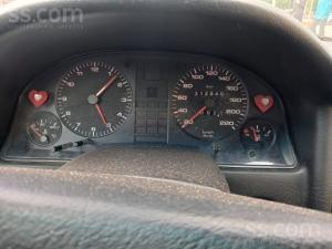Pelēks Audi 80 1994 Jelgava, ar dzinēja tilpumu 2.00 L un nobraukumu 313 tūkst. km par 1000 €, foto 5 vietnē AUTOMOTO.COM.LV