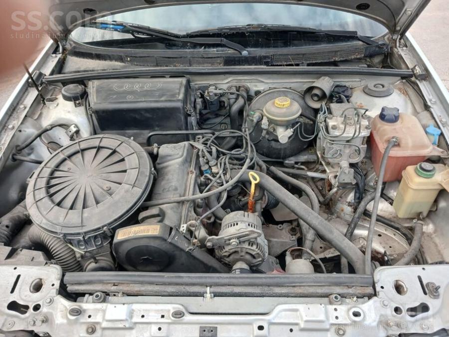 Pelēks Audi 80 1994 Jelgava, ar dzinēja tilpumu 2.00 L un nobraukumu 313 tūkst. km par 1000 €, foto 6 vietnē AUTOMOTO.COM.LV