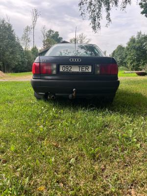 Grey Audi 80 1994 in Tallinn, with an engine capacity of 2.00 L and mileage of 252 thousand km for 850 €, photo 5 on AUTOMOTO.COM.LV