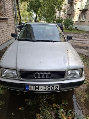 Pelēks Audi 80 1994 Rīga, ar dzinēja tilpumu 2.00 L un nobraukumu 335 tūkst. km par 600 €, foto  vietnē AUTOMOTO.COM.LV