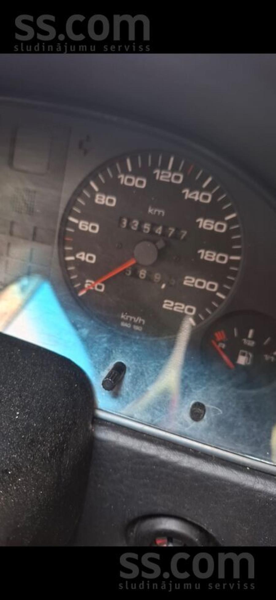 Pelēks Audi 80 1994 Rīga, ar dzinēja tilpumu 2.00 L un nobraukumu 335 tūkst. km par 600 €, foto 4 vietnē AUTOMOTO.COM.LV