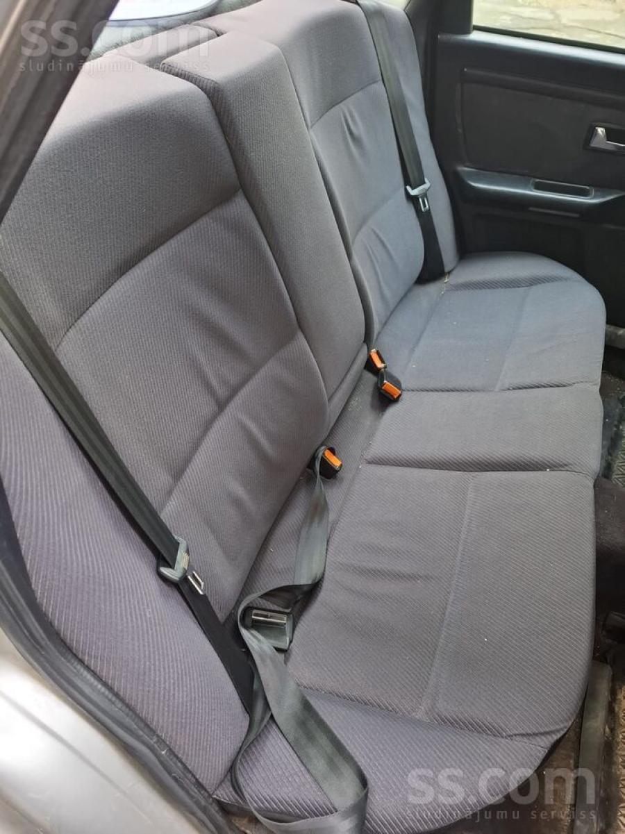 Pelēks Audi 80 1994 Rīga, ar dzinēja tilpumu 2.00 L un nobraukumu 335 tūkst. km par 600 €, foto 9 vietnē AUTOMOTO.COM.LV