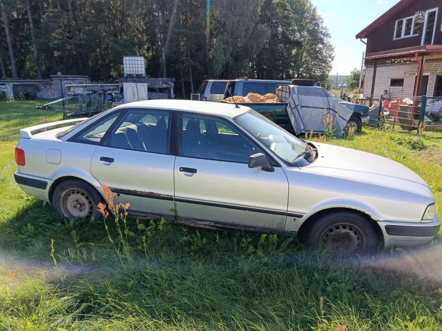 Pelēks Audi 80 1994 Šalčininkai, ar dzinēja tilpumu 1.90 L un nobraukumu 360 tūkst. km par 500 €, foto 3 vietnē AUTOMOTO.COM.LV