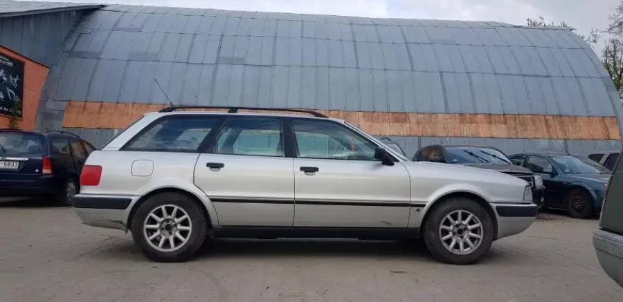 Pelēks Audi 80 1992 Valmiera, ar dzinēja tilpumu 2.00 L un nobraukumu 300 tūkst. km par 860 €, foto 3 vietnē AUTOMOTO.COM.LV