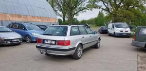 Pelēks Audi 80 1992 Valmiera, ar dzinēja tilpumu 2.00 L un nobraukumu 300 tūkst. km par 860 €, foto 4 vietnē AUTOMOTO.COM.LV