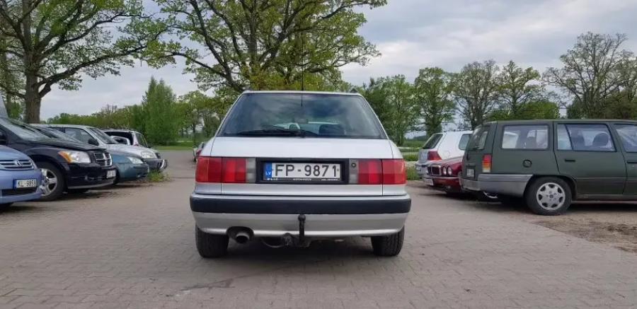 Pelēks Audi 80 1992 Valmiera, ar dzinēja tilpumu 2.00 L un nobraukumu 300 tūkst. km par 860 €, foto 5 vietnē AUTOMOTO.COM.LV