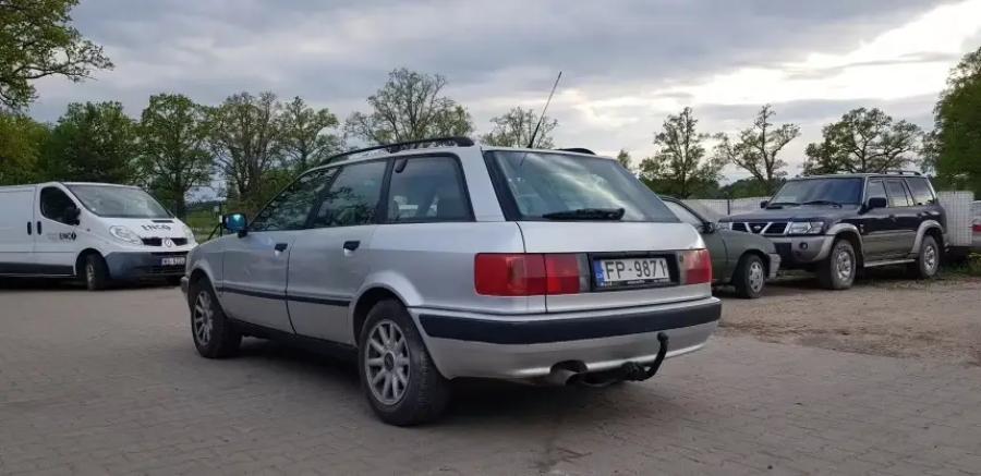 Pelēks Audi 80 1992 Valmiera, ar dzinēja tilpumu 2.00 L un nobraukumu 300 tūkst. km par 860 €, foto 6 vietnē AUTOMOTO.COM.LV