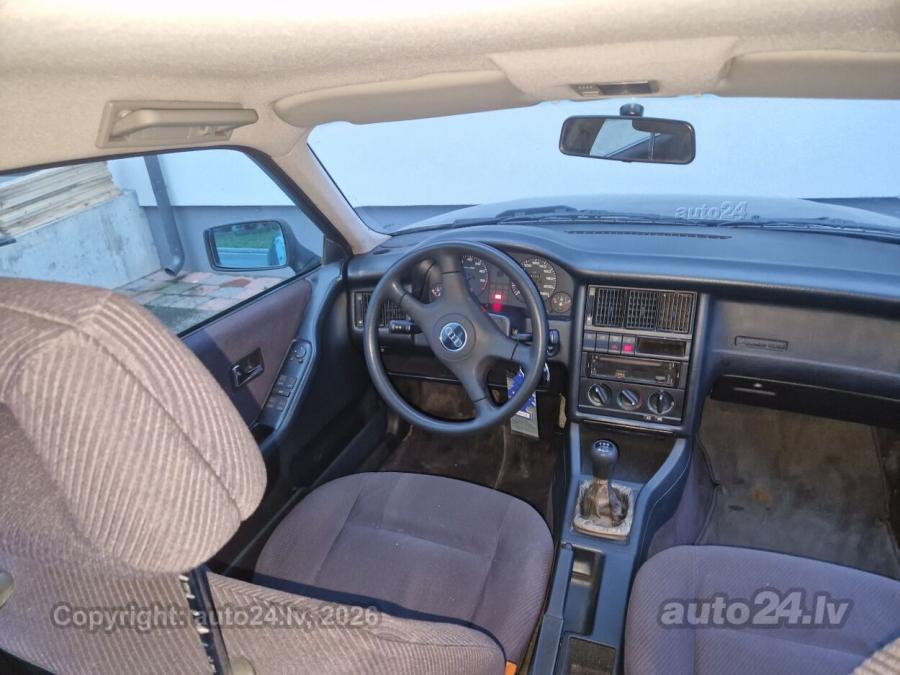 Pelēks Audi 80 1993 Rakvere, ar dzinēja tilpumu 2.00 L un nobraukumu 240 tūkst. km par 1550 €, foto 9 vietnē AUTOMOTO.COM.LV