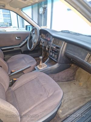 Pelēks Audi 80 1993 Rakvere, ar dzinēja tilpumu 2.00 L un nobraukumu 240 tūkst. km par 1550 €, foto 11 vietnē AUTOMOTO.COM.LV