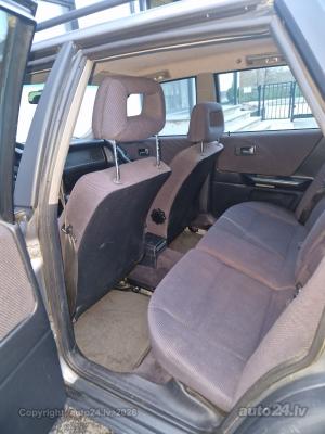 Pelēks Audi 80 1993 Rakvere, ar dzinēja tilpumu 2.00 L un nobraukumu 240 tūkst. km par 1550 €, foto 14 vietnē AUTOMOTO.COM.LV