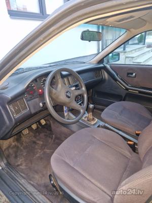Pelēks Audi 80 1993 Rakvere, ar dzinēja tilpumu 2.00 L un nobraukumu 240 tūkst. km par 1550 €, foto 15 vietnē AUTOMOTO.COM.LV