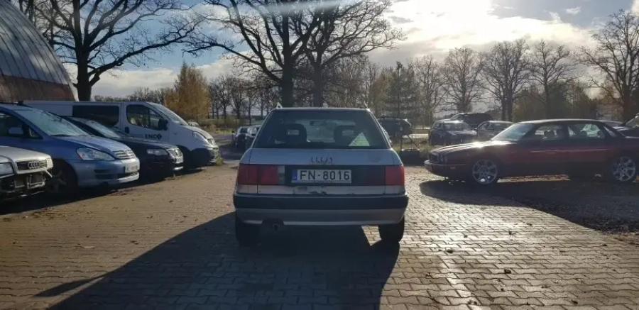 Pelēks Audi 80 1994 Valmiera, ar dzinēja tilpumu 2.00 L un nobraukumu 269 tūkst. km par 550 €, foto 5 vietnē AUTOMOTO.COM.LV