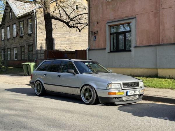 Серый Ауди 80 1994 в Рига, объемом двигателя 1.80 л и пробегом 300 тыс. км за 5200 €, фото 1 на AUTOMOTO.COM.LV