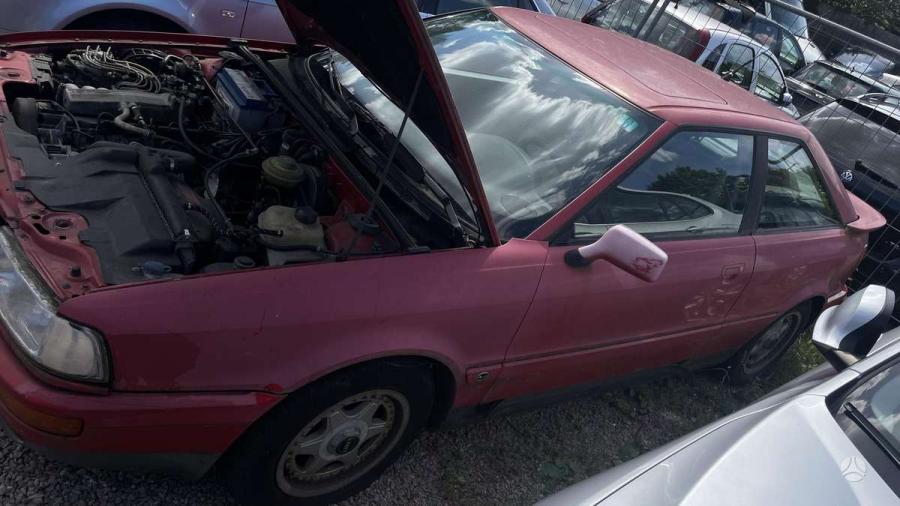 Red Audi 80 1990 in Telschi, with an engine capacity of 2.30 L and mileage of 223 thousand km for 2700 €, photo 5 on AUTOMOTO.COM.LV