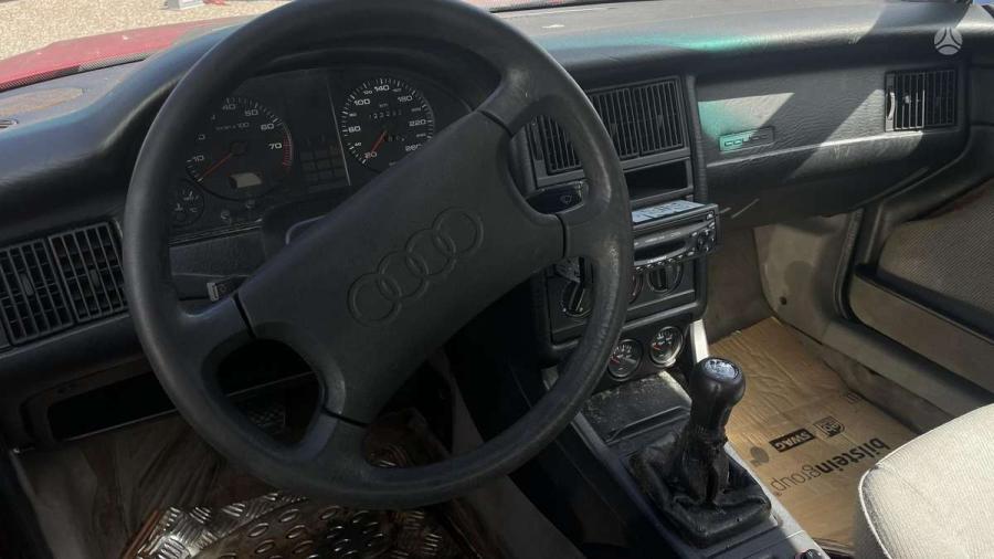 Red Audi 80 1990 in Telschi, with an engine capacity of 2.30 L and mileage of 223 thousand km for 2700 €, photo 8 on AUTOMOTO.COM.LV