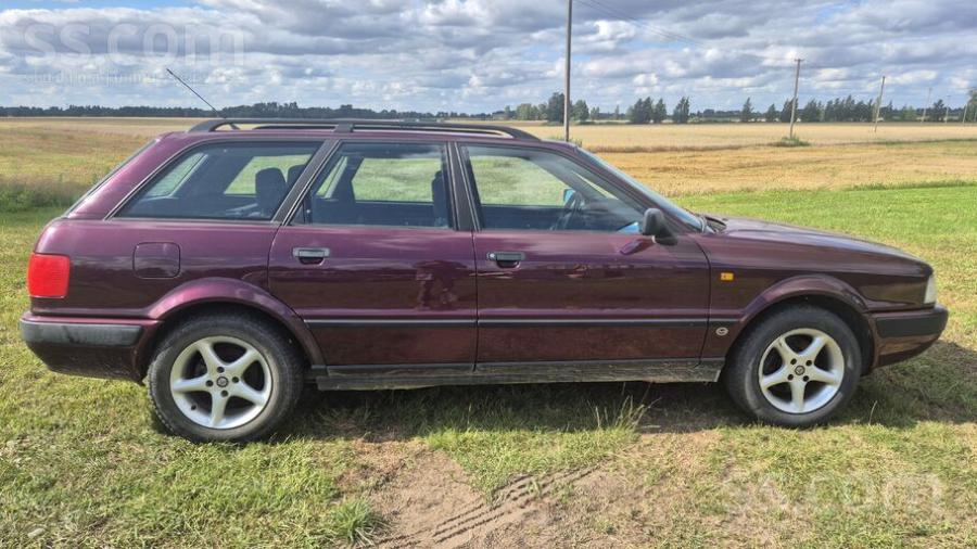 Red Audi 80 1996 in Jelgava, with an engine capacity of 1.60 L and mileage of 227 thousand km for 1100 €, photo 4 on AUTOMOTO.COM.LV