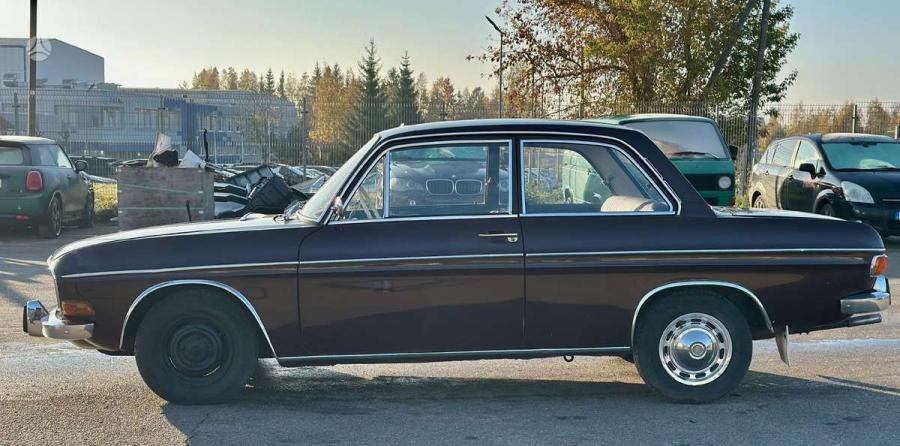 Sarkans Audi 80 1972 Viļņa, ar dzinēja tilpumu 1.50 L un nobraukumu 72 tūkst. km par 6200 €, foto 4 vietnē AUTOMOTO.COM.LV