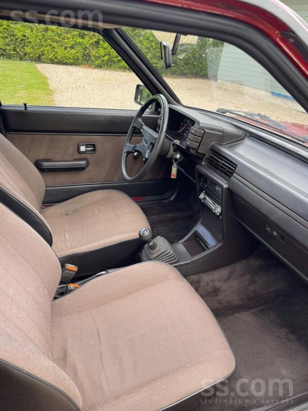 Red Audi 80 1981 in Cesis, with an engine capacity of 1.60 L and mileage of 232 thousand km for 3500 €, photo 5 on AUTOMOTO.COM.LV