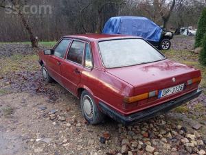 Sarkans Audi 80 1984 Rēzekne, ar dzinēja tilpumu 1.60 L un nobraukumu 235 tūkst. km par 990 €, foto 7 vietnē AUTOMOTO.COM.LV