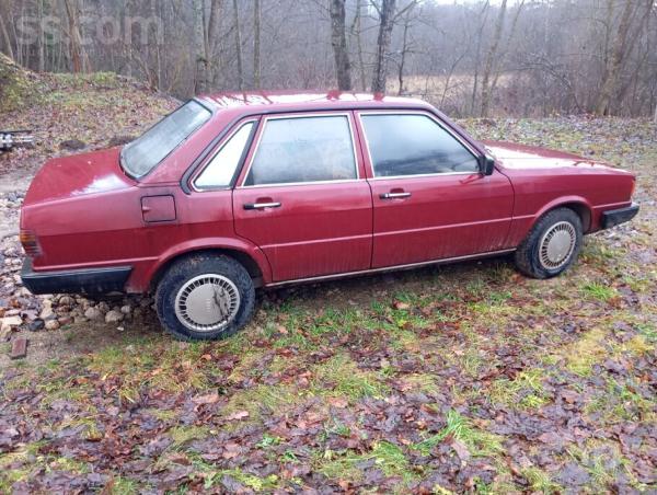 Sarkans Audi 80 1984 Rēzekne, ar dzinēja tilpumu 1.60 L un nobraukumu 235 tūkst. km par 990 €, foto 8 vietnē AUTOMOTO.COM.LV