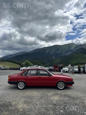 Sarkans Audi 80 1985 Bauska, ar dzinēja tilpumu 1.30 L un nobraukumu 387 tūkst. km par 2880 €, foto  vietnē AUTOMOTO.COM.LV