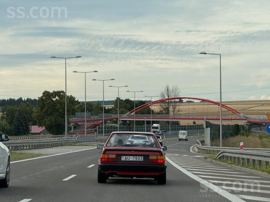 Sarkans Audi 80 1985 Bauska, ar dzinēja tilpumu 1.30 L un nobraukumu 387 tūkst. km par 2880 €, foto 12 vietnē AUTOMOTO.COM.LV
