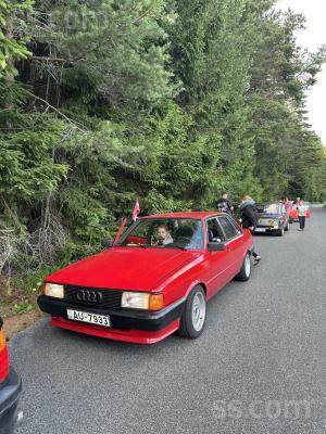 Sarkans Audi 80 1985 Bauska, ar dzinēja tilpumu 1.30 L un nobraukumu 387 tūkst. km par 2880 €, foto 13 vietnē AUTOMOTO.COM.LV