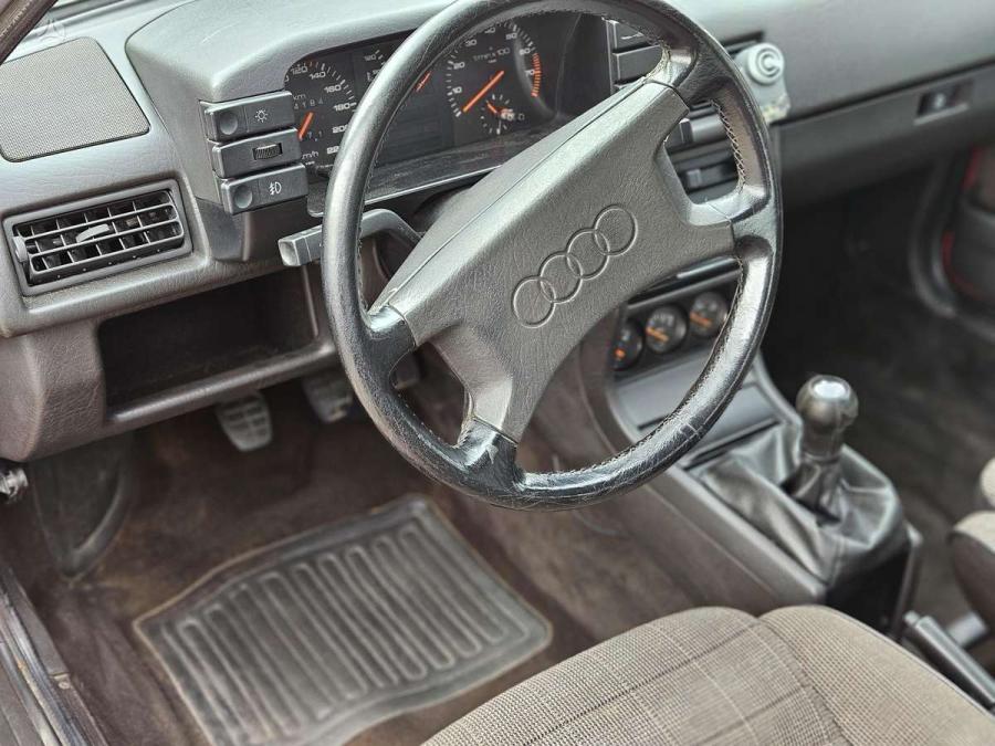 Красный Ауди 80 1986 в Рокишкис, объемом двигателя 1.78 л и пробегом 254 тыс. км за 2300 €, фото 8 на AUTOMOTO.COM.LV