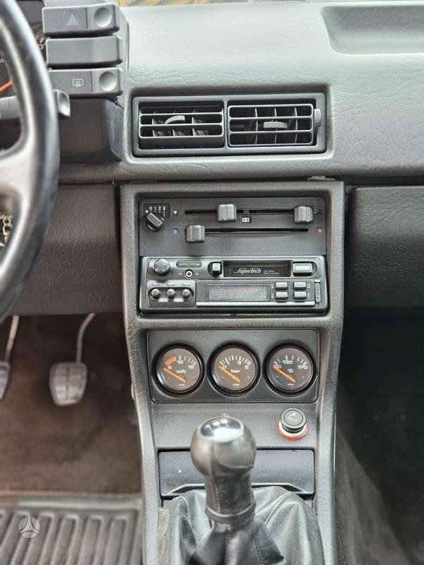 Red Audi 80 1986 in Rokiskis, with an engine capacity of 1.78 L and mileage of 254 thousand km for 2300 €, photo 9 on AUTOMOTO.COM.LV