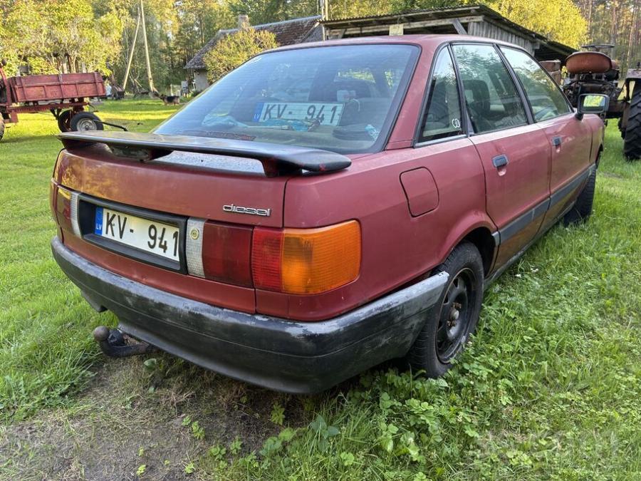 Red Audi 80 1987 in Liepaja, with an engine capacity of 1.60 L and mileage of 469 thousand km for 299 €, photo 5 on AUTOMOTO.COM.LV